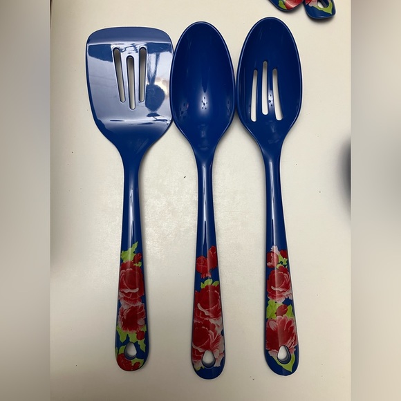 The Pioneer Woman | Kitchen | Pioneer Woman 3 Pcs Blue Floral Kitchen ...